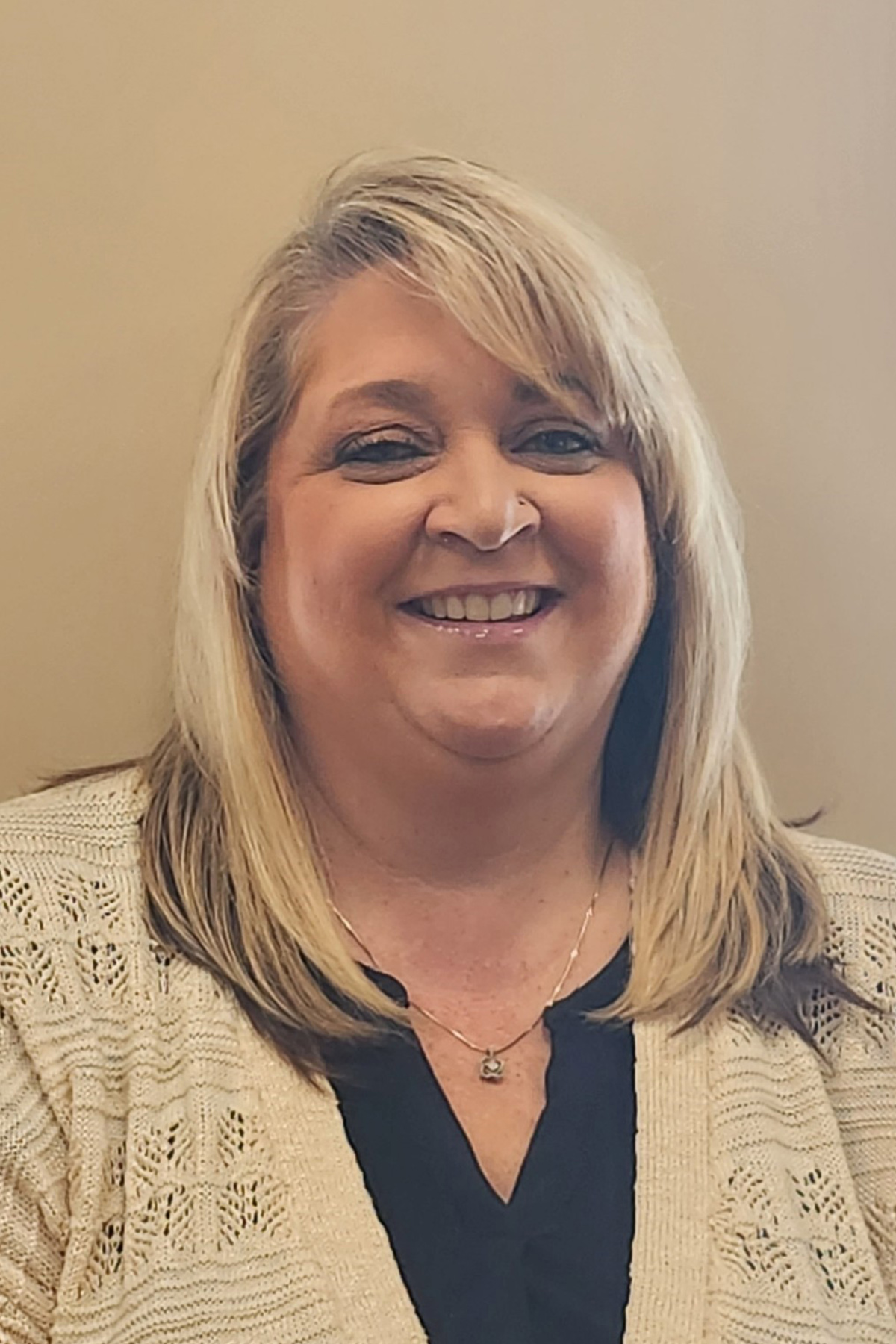 Kimberly Marchand recognized with December 2022 Employee Excellence Award - Lowell Five